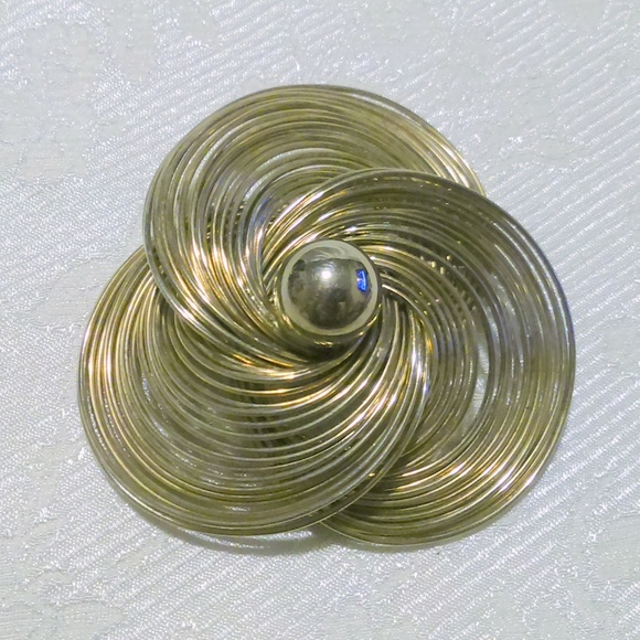 Vintage | Jewelry | Vintage Gold Tone Three Circles Wire Work Brooch ...